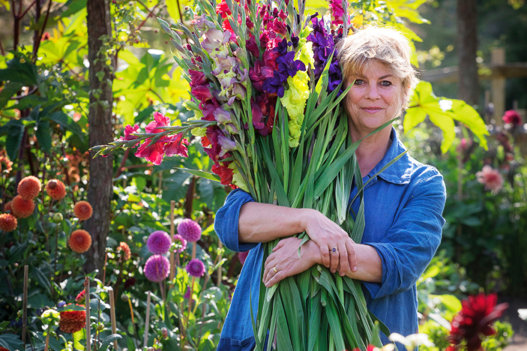 Discover the secrets of the English Country Garden with Sarah Raven ...